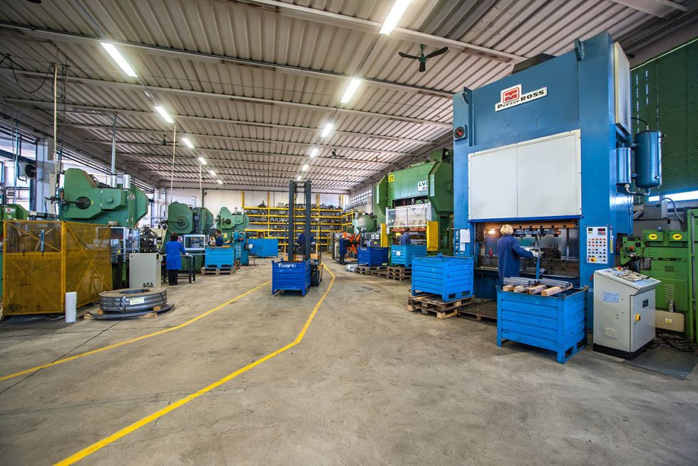 TRANCIATURA E FORATURA | Favarin